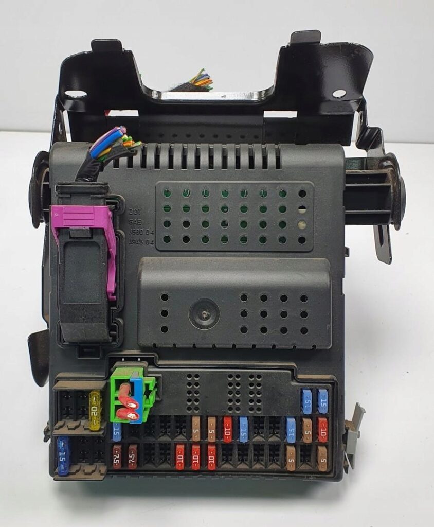 Volvo V70 CEM-problem: Vanliga orsaker och återkallelser